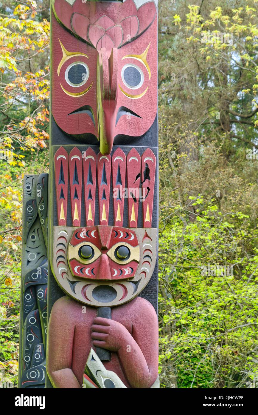 Mask Totem Pole Stock Photo - Alamy