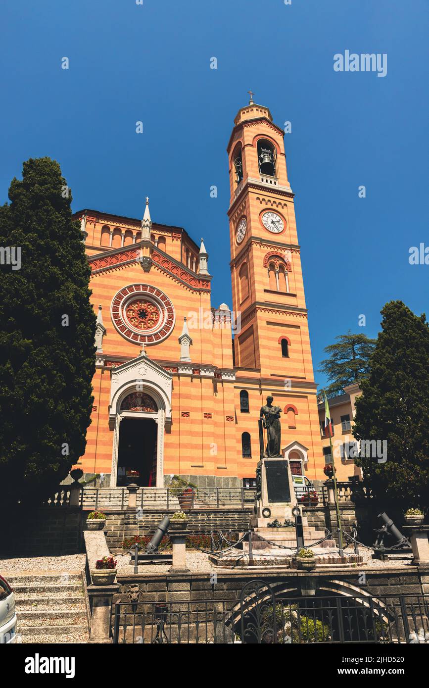 Buildings in Lake Como Stock Photo - Alamy