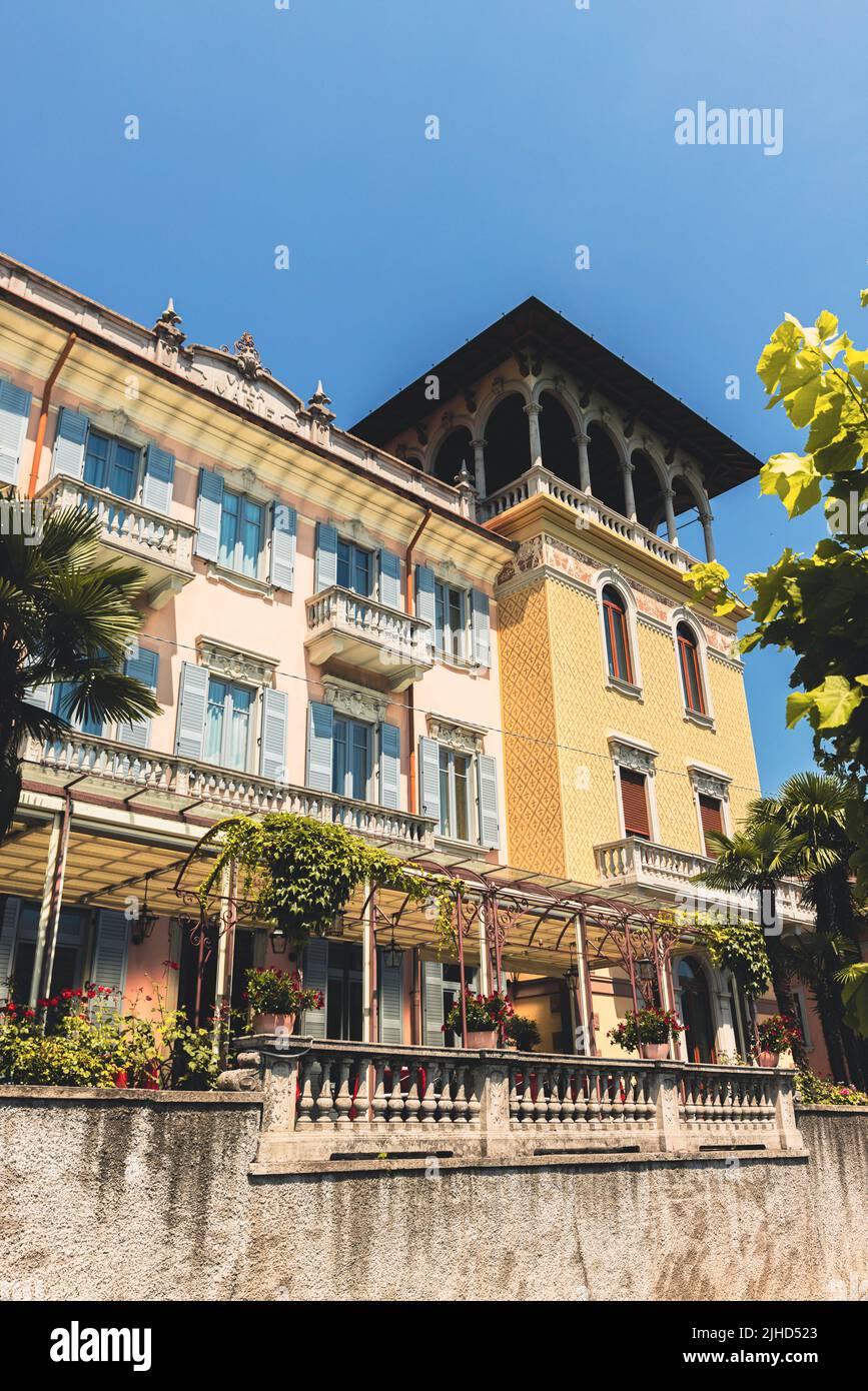 Buildings in Lake Como Stock Photo - Alamy