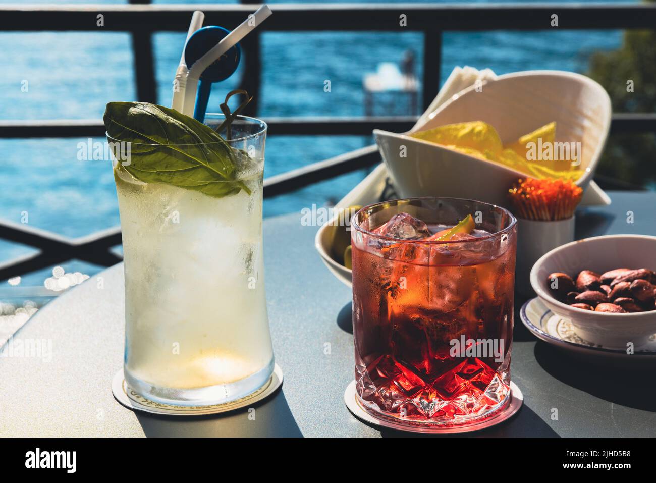 Table side cocktails in Bellagio Lake Como Stock Photo - Alamy