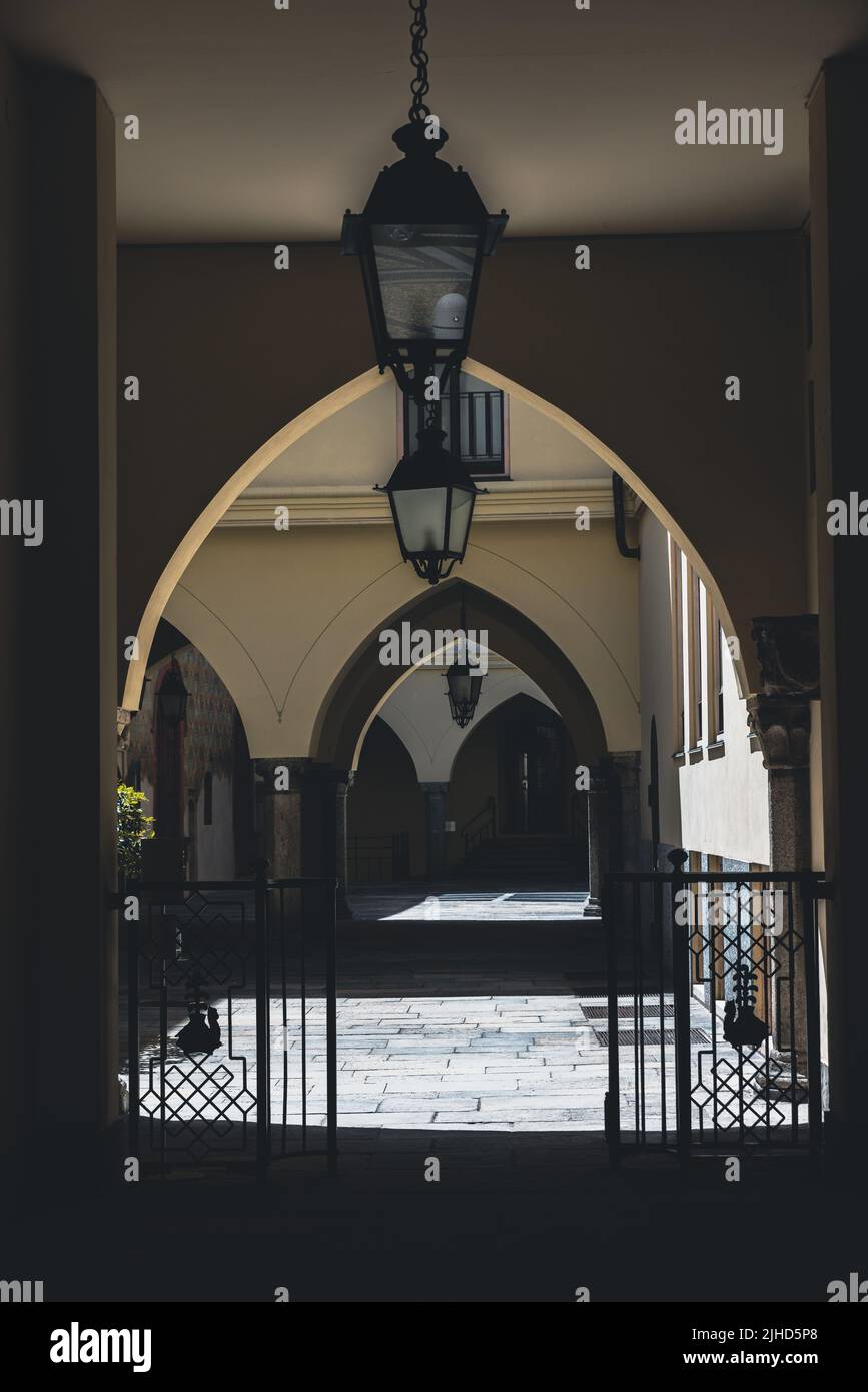 Streets of milan hi-res stock photography and images - Alamy