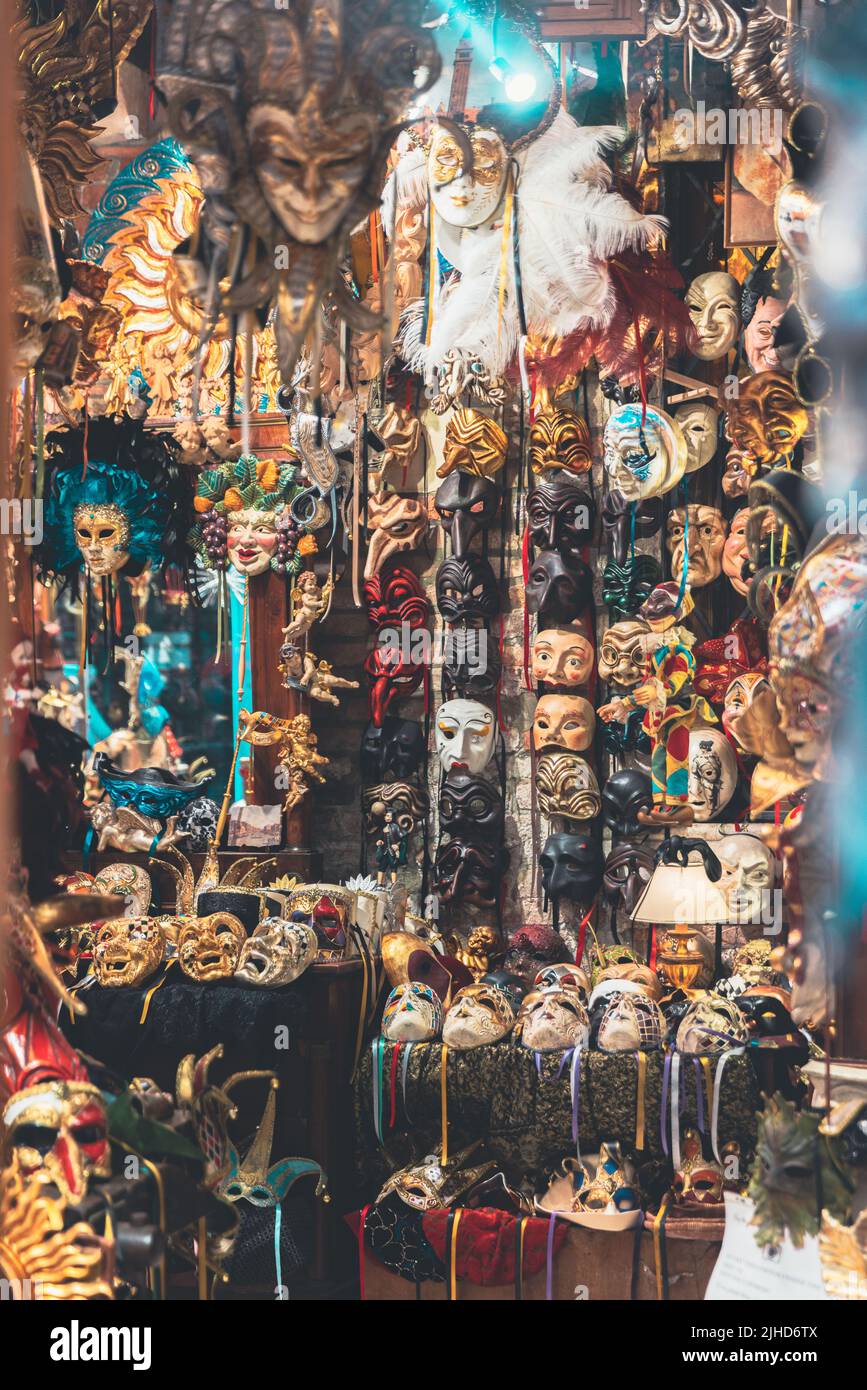 Mask store in Venice Stock Photo - Alamy