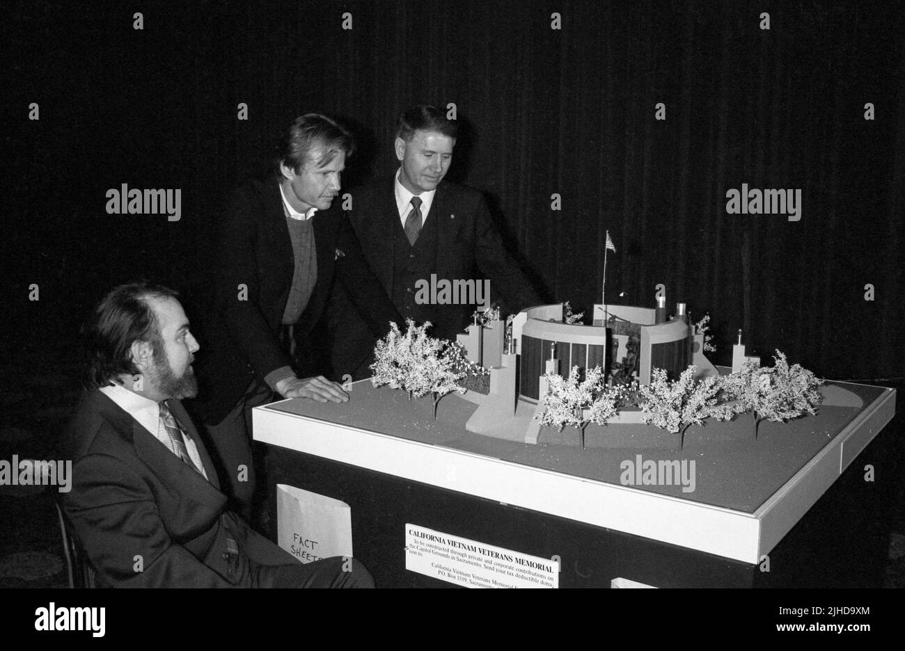 Jon Voight and Brig General Roland Cinciarelli at the Welcome Home ...