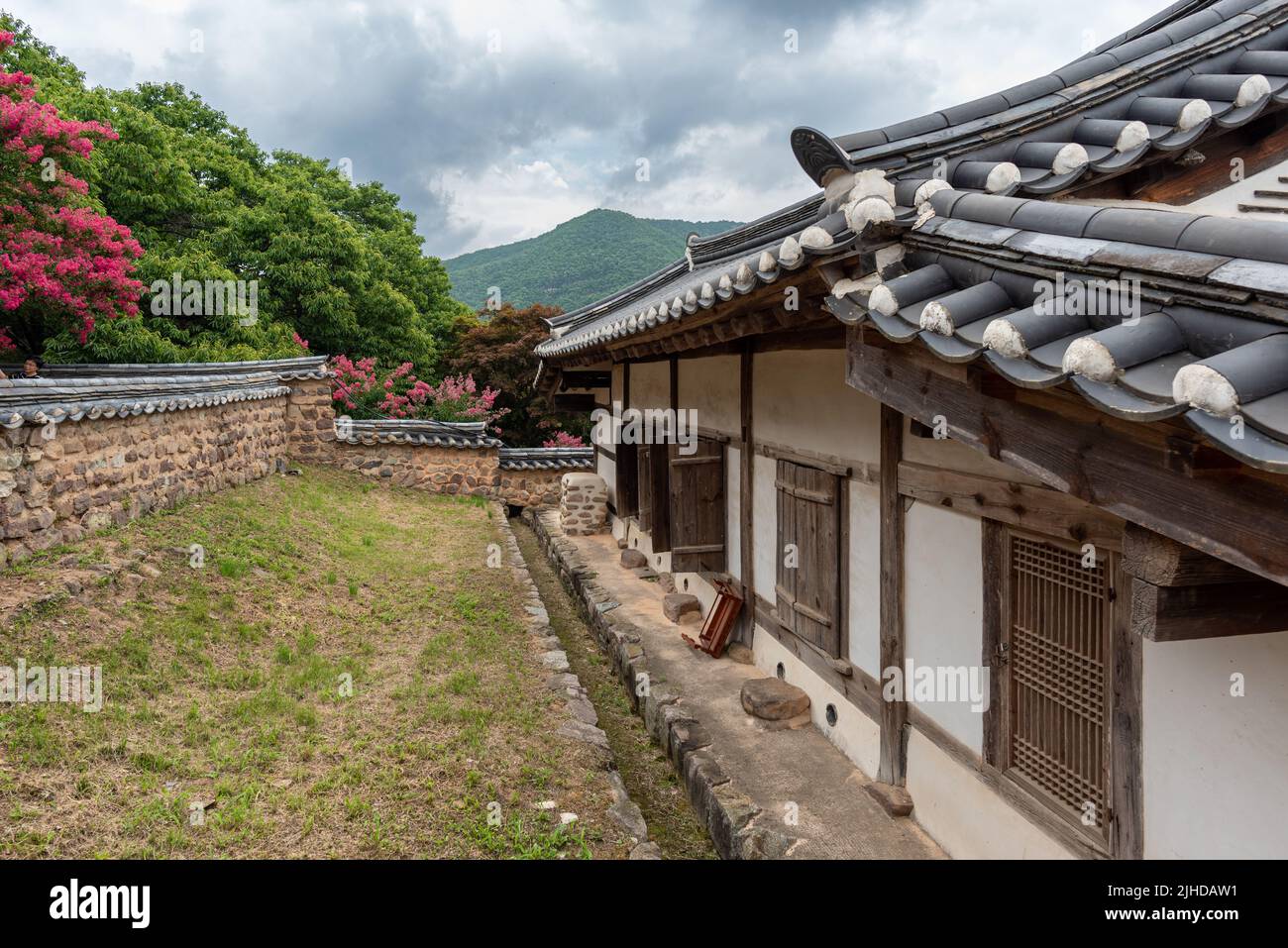 Byeongsanseowon Confucian Academy in Andong South Korea, UNESCO World ...