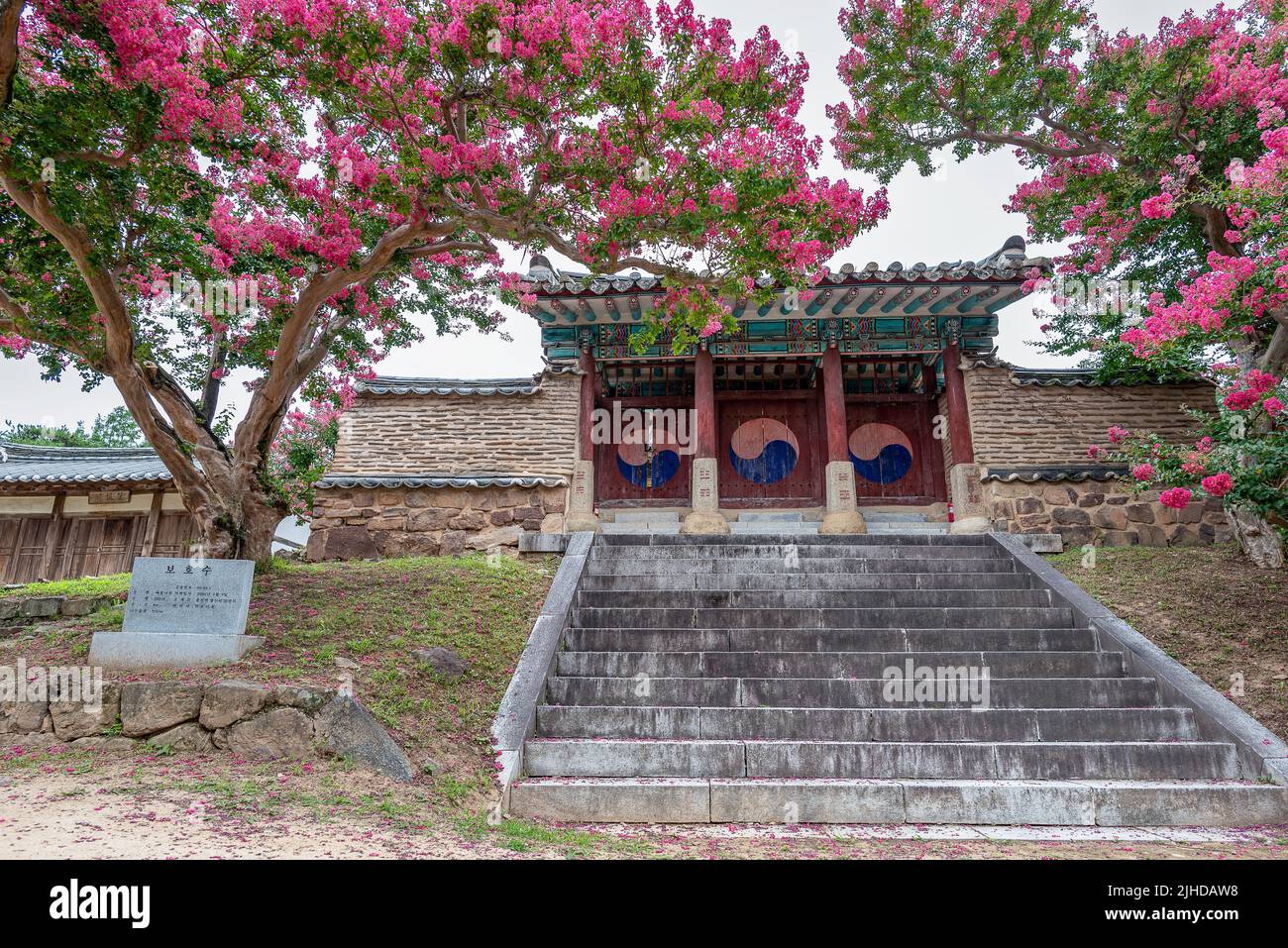Byeongsanseowon Confucian Academy in Andong South Korea, UNESCO World ...