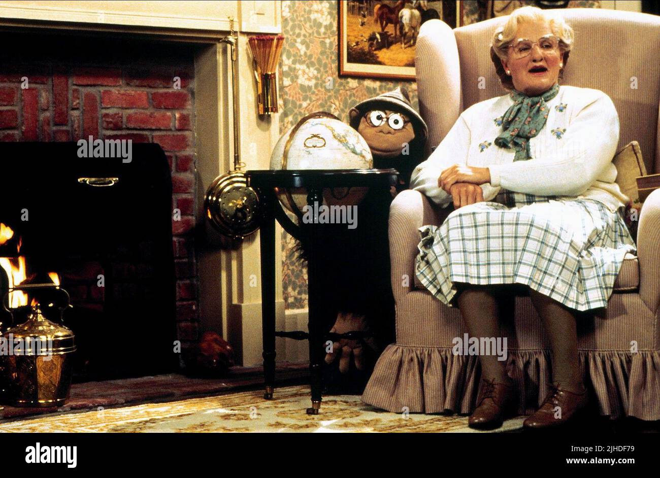 Mrs doubtfire hi-res stock photography and images - Alamy