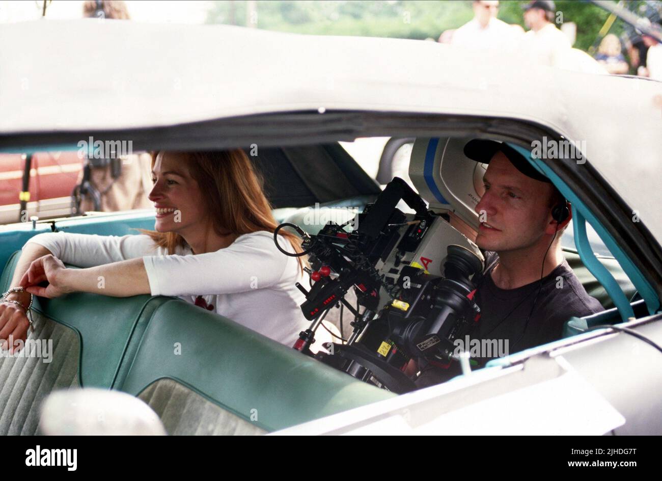 JULIA ROBERTS, STEVEN SODERBERGH, OCEAN'S ELEVEN, 2001 Stock Photo - Alamy