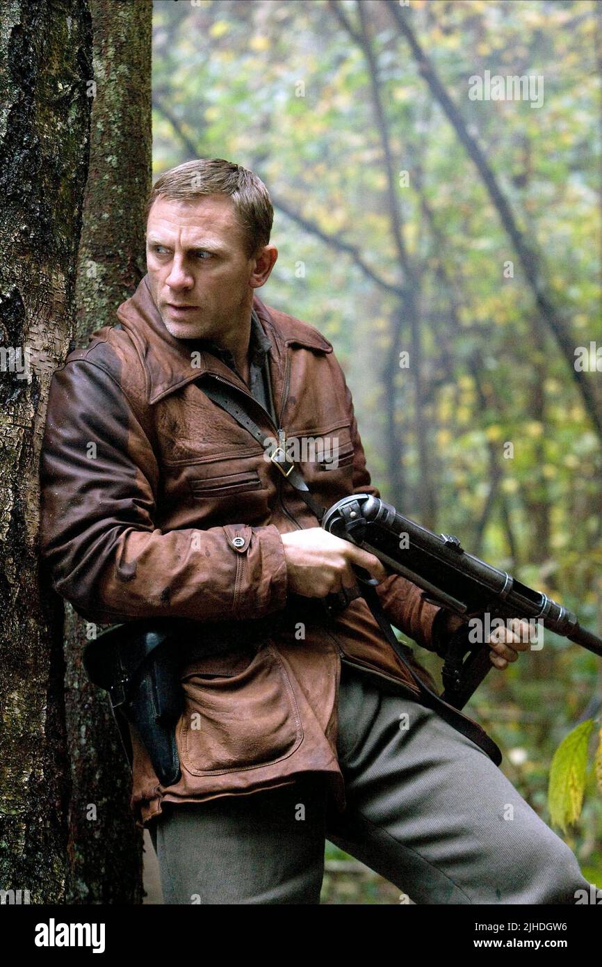 DANIEL CRAIG, DEFIANCE, 2008 Stock Photo - Alamy
