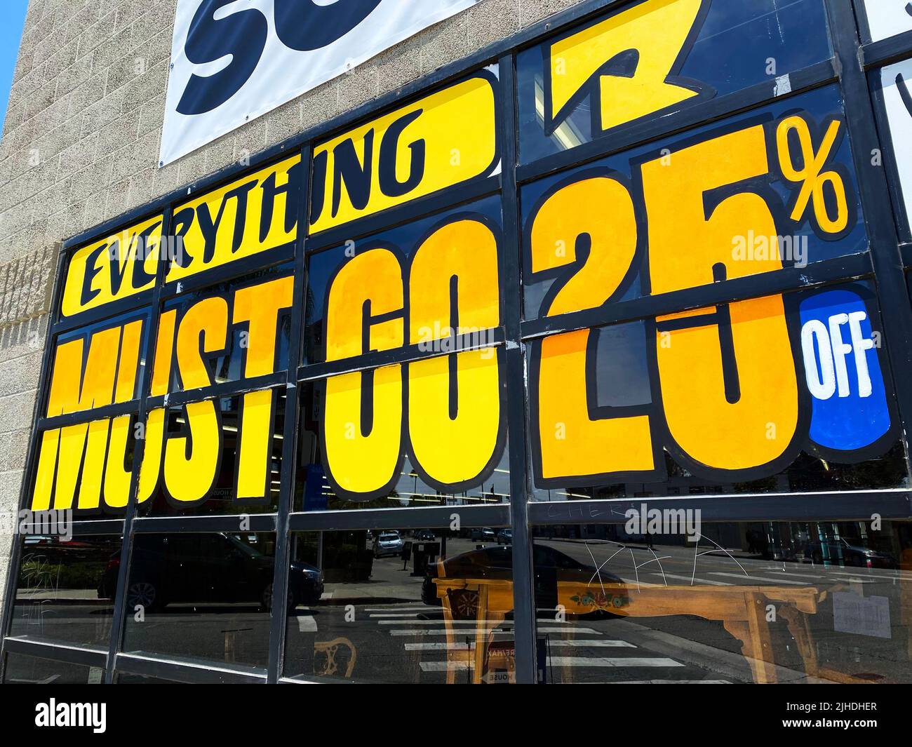 Everything must go hi-res stock photography and images - Alamy