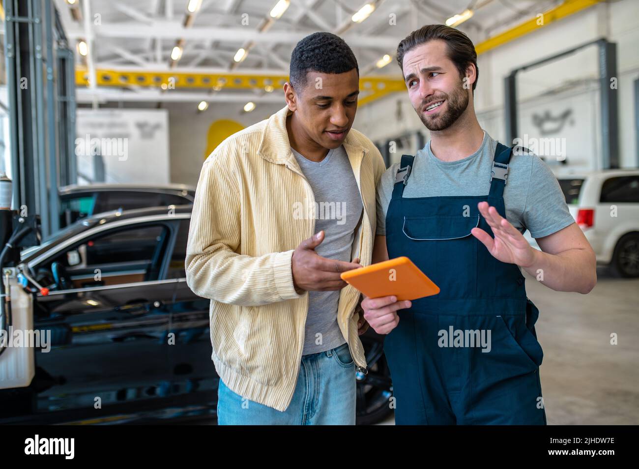 Station customer experience hi-res stock photography and images - Alamy