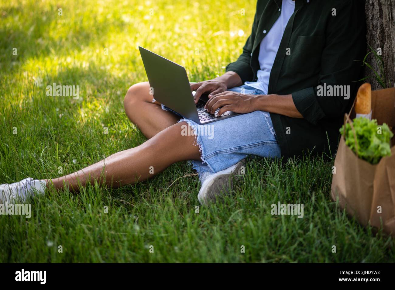 Man with no hands and no legs hi-res stock photography and images - Alamy