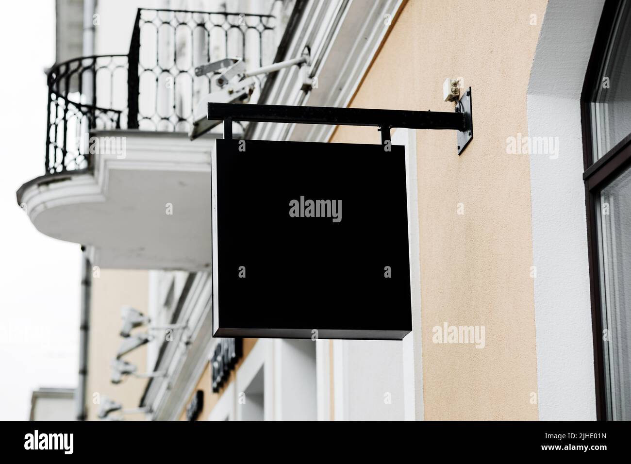 Minimal signage hi-res stock photography and images - Alamy