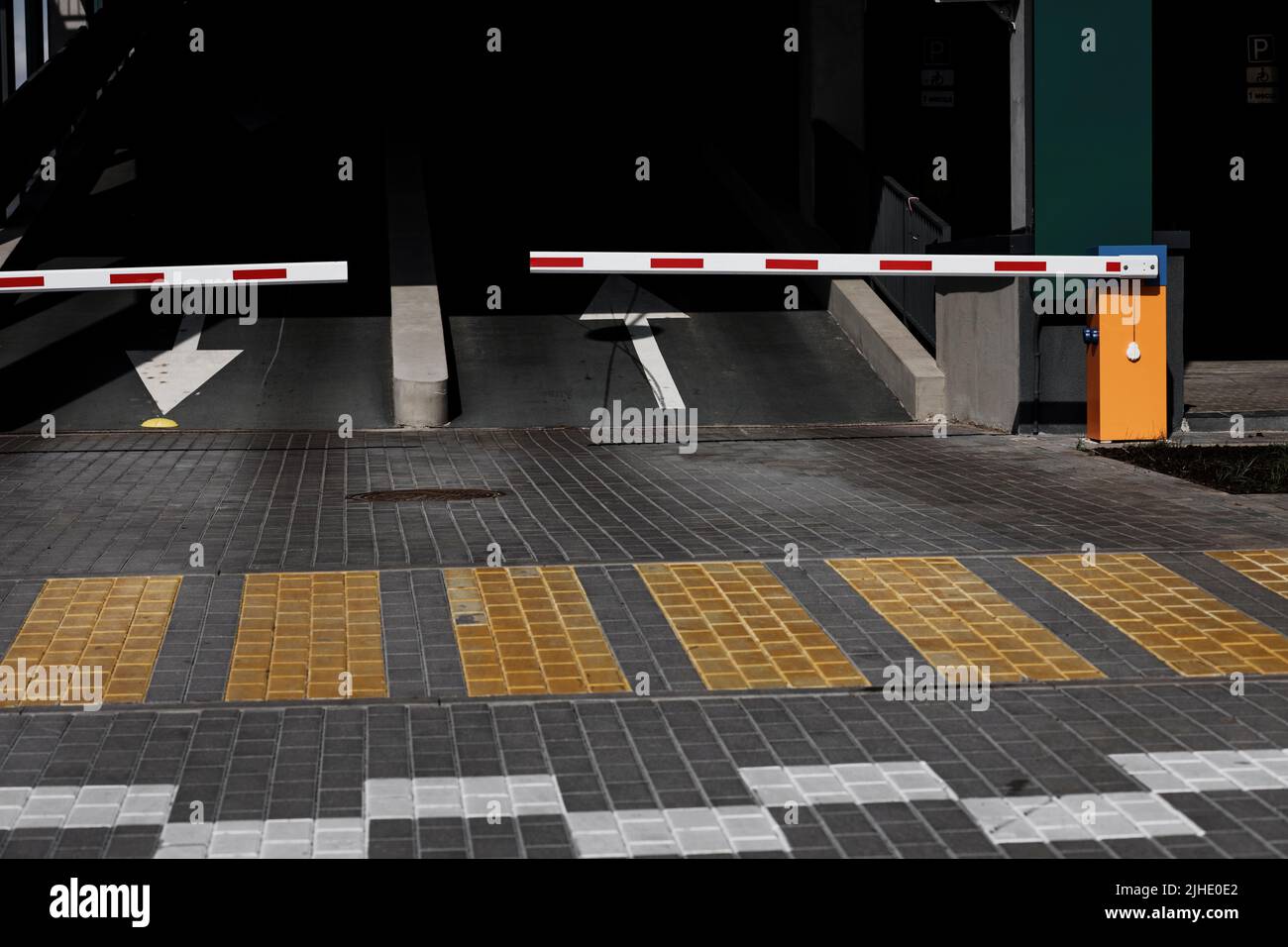 Automatic car park barrier hi-res stock photography and images - Alamy