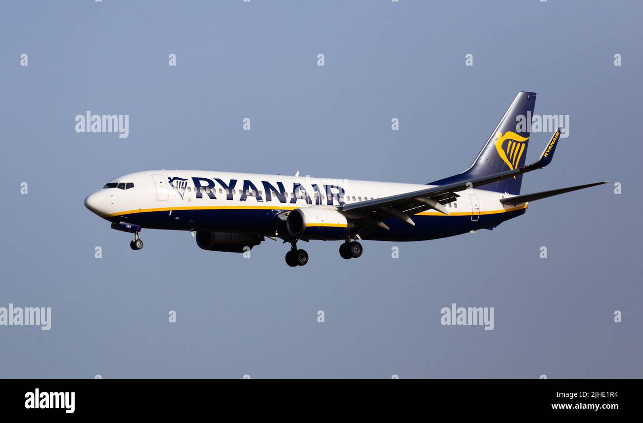 Ryanair airliner on final approach to El Prat Airport Stock Photo - Alamy