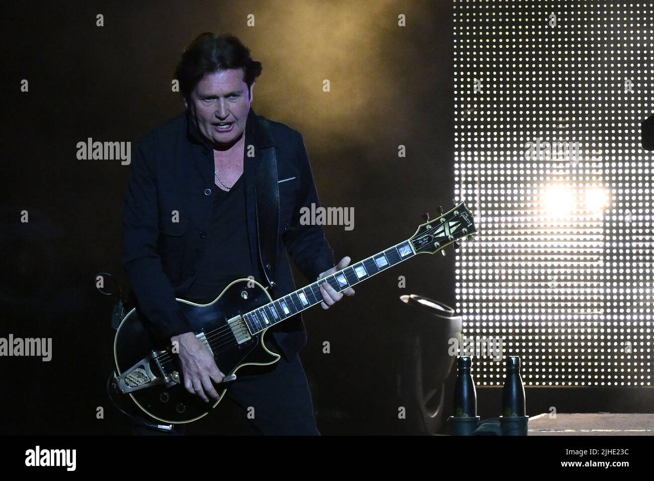 Simple Minds during the 40 Years Of Hits Tour, 17th July 2022, at ...