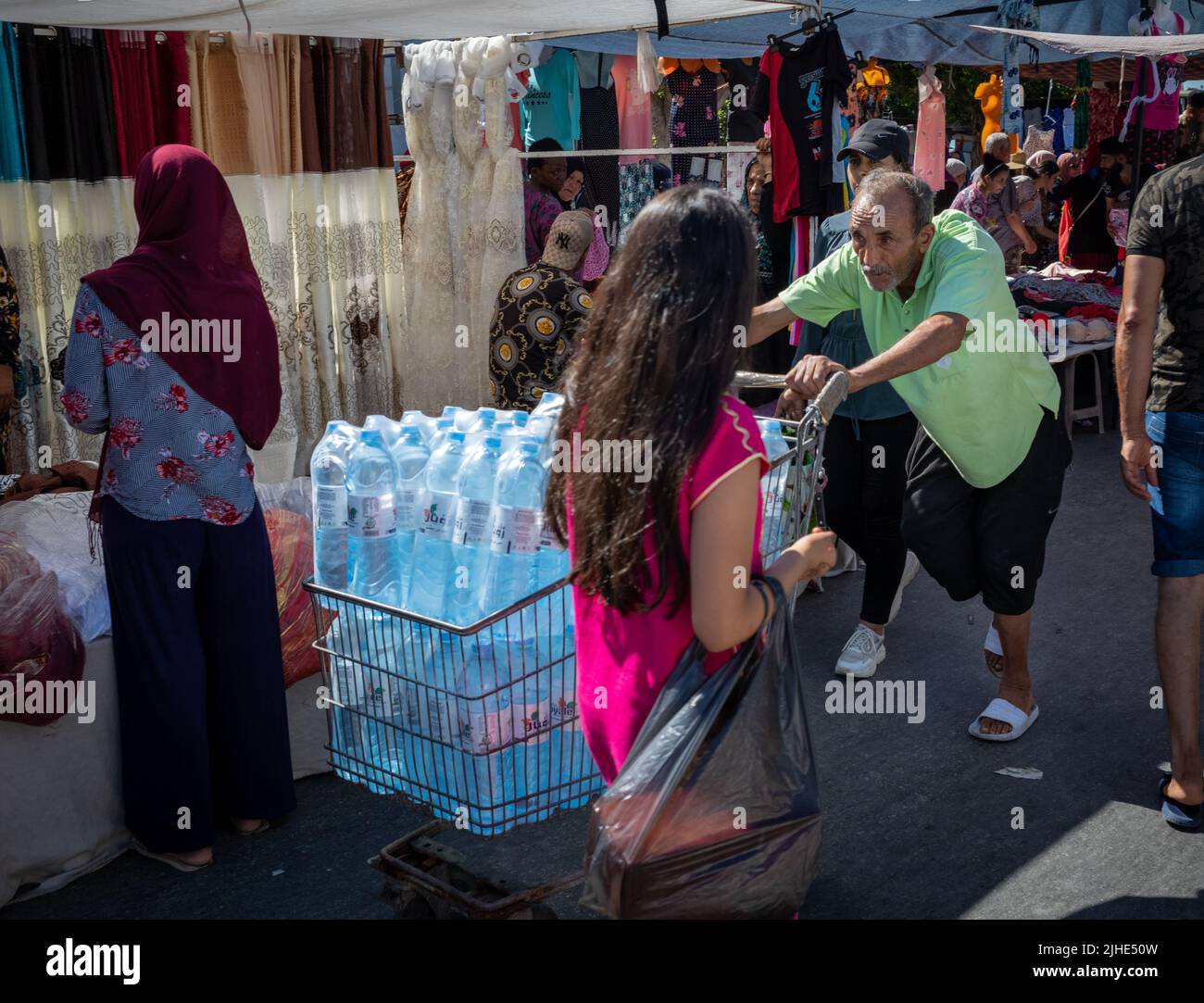 Africa supermarket trolley hi-res stock photography and images - Alamy
