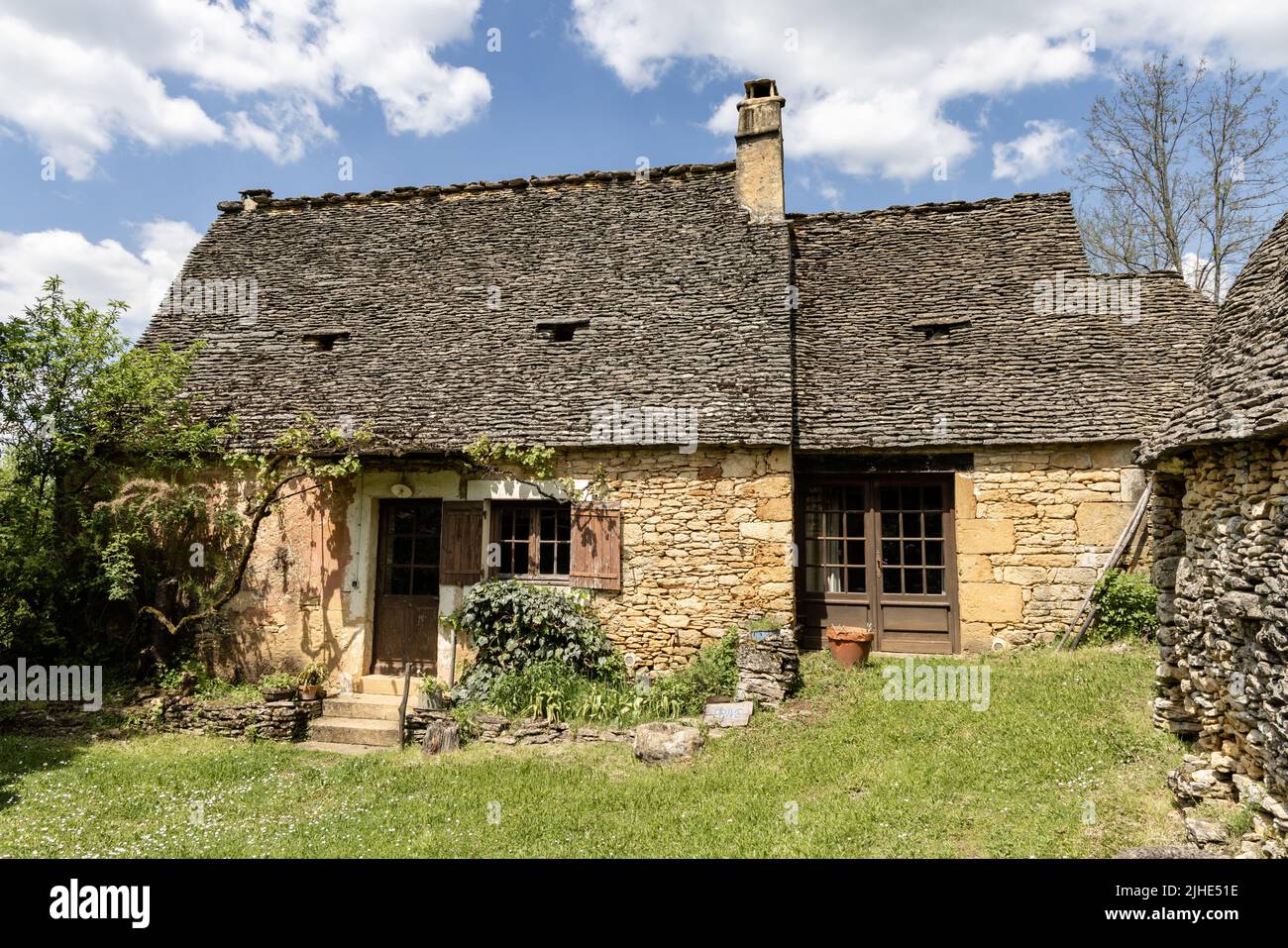 Histroric farm houses Cabanes du Breuil in Saint-Andre-dAllas 'near ...
