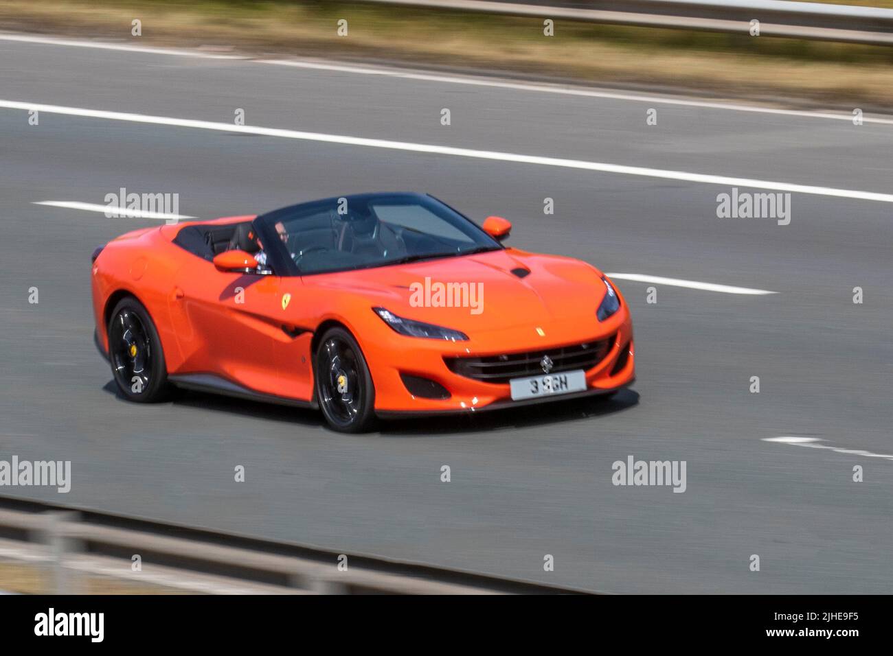 High performance 2018 orange Ferrari Portofino S-A BCA 3855cc petrol ...