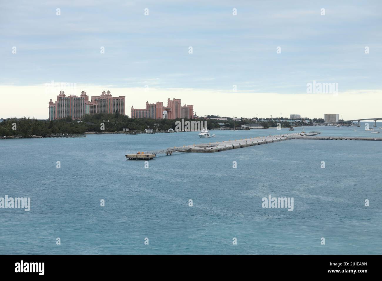 Aerial view atlantis beach paradise hi-res stock photography and images ...