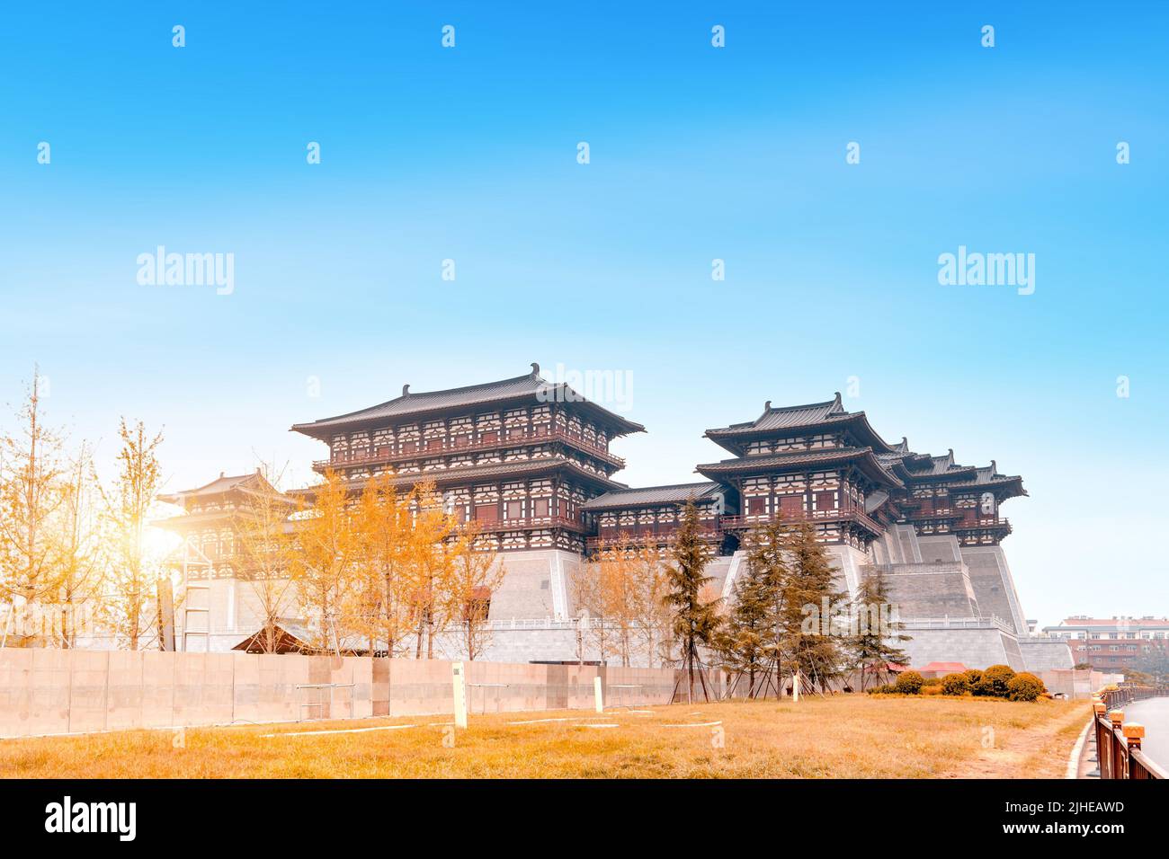 Yingtian Gate is the south gate of Luoyang City in the Sui and Tang ...
