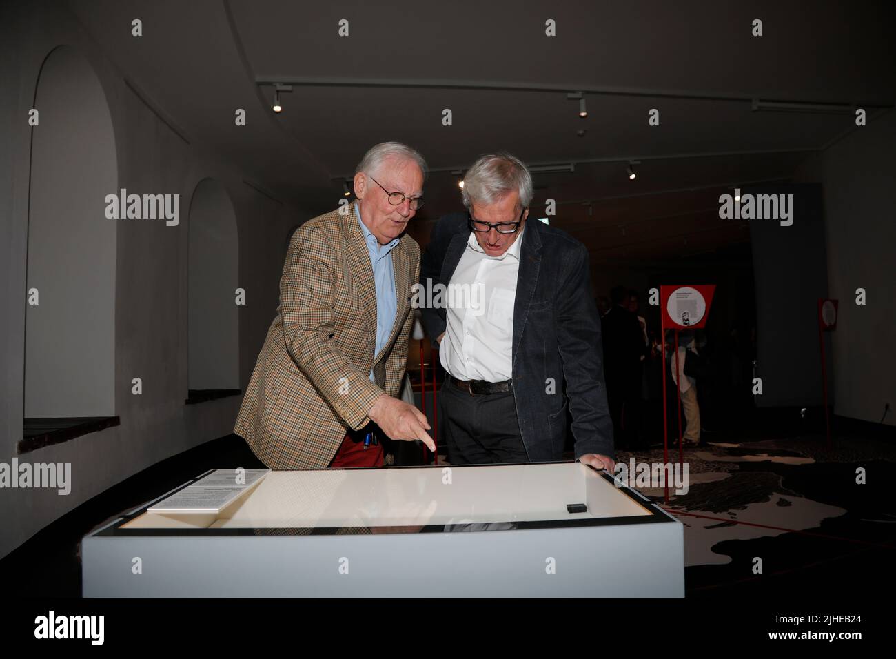 Franz-Friedrich Prinz von Preußen und Gustav Graf von Westarp bei der ...