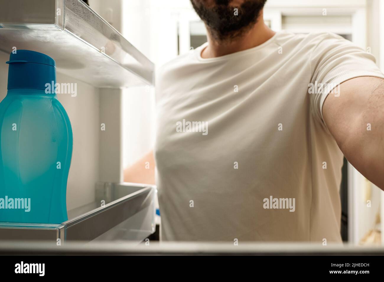 Opening refrigerator door hi-res stock photography and images - Alamy
