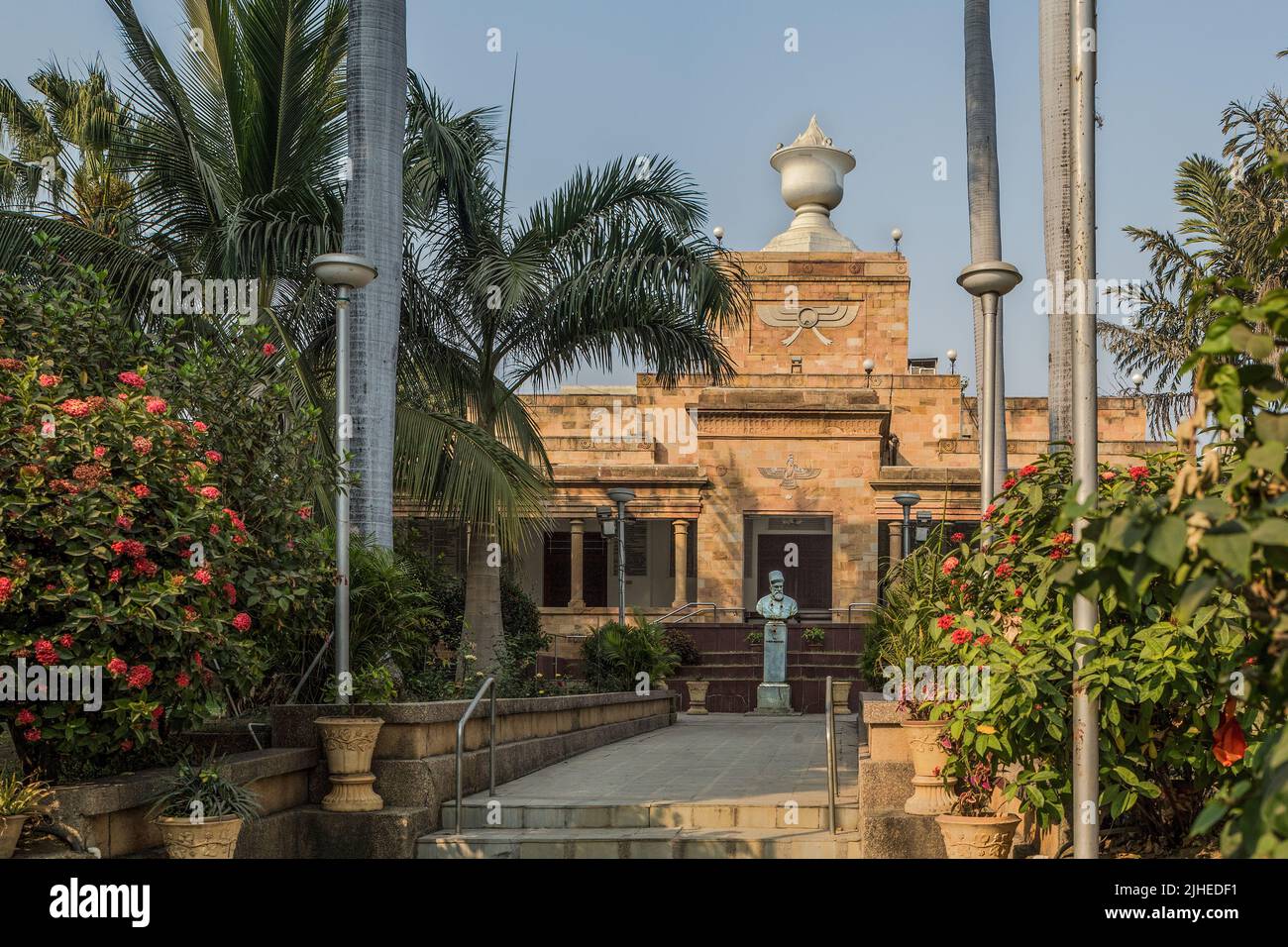 Jamshedji statue hi-res stock photography and images - Alamy