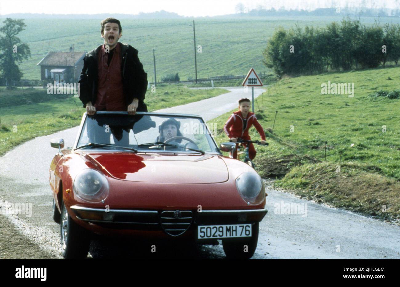 Un samedi sur la terre Year : 1996 - France Elsa Zylberstein , Eric ...