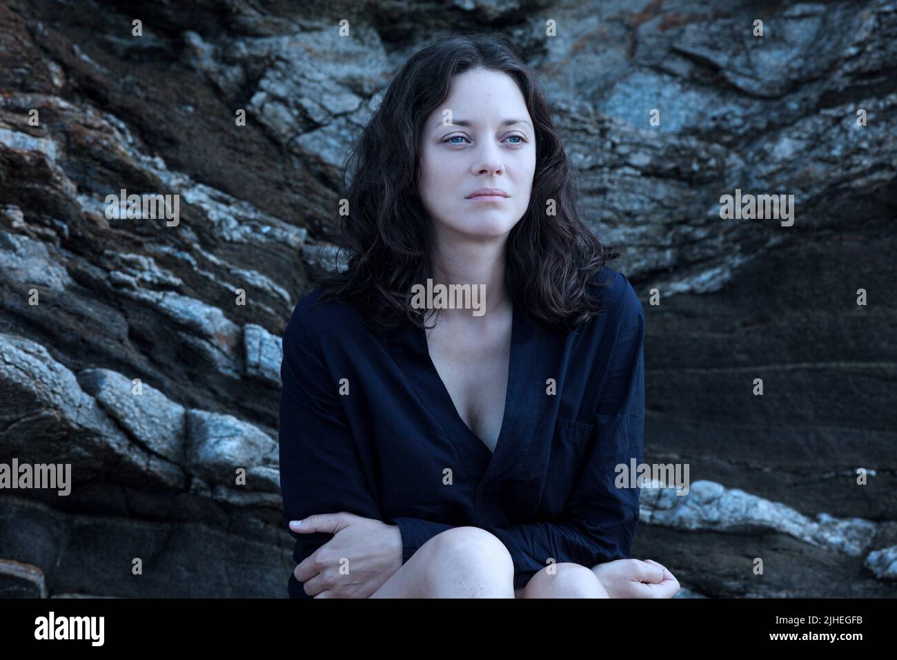 Les Fantomes d'Ismael Year : 2017 France Director : Arnaud Desplechin ...