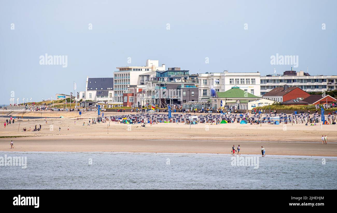 Norderney, Germany. 18th July, 2022. The beach of the East Frisian ...