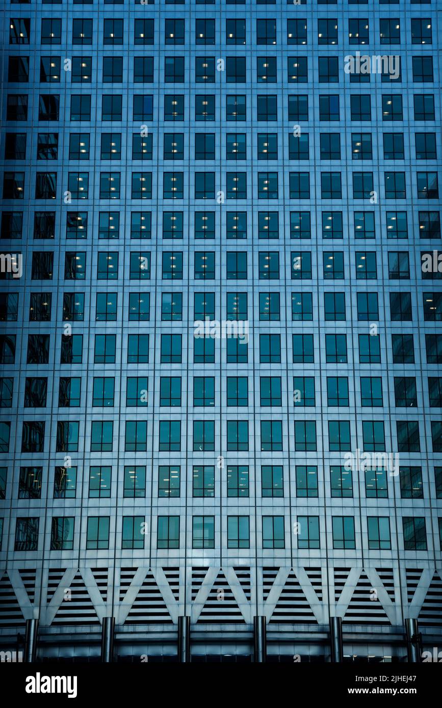 Modern architecture: Imposing office block, skyscraper reflecting a ...