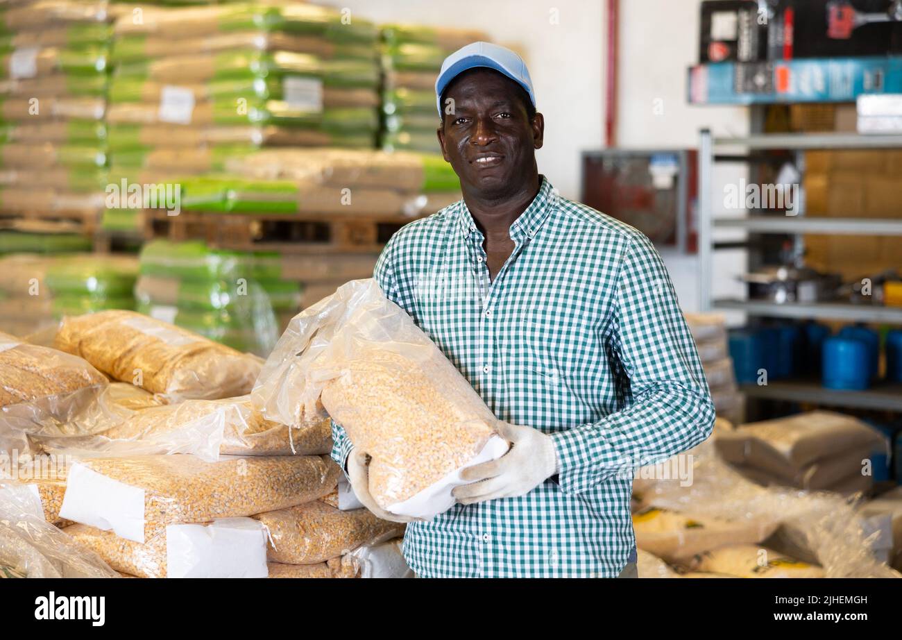 Working in the seed warehouse hi-res stock photography and images - Alamy