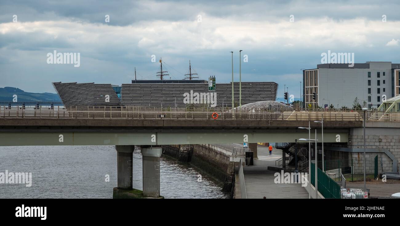 Dundee waterfront development hi-res stock photography and images - Alamy
