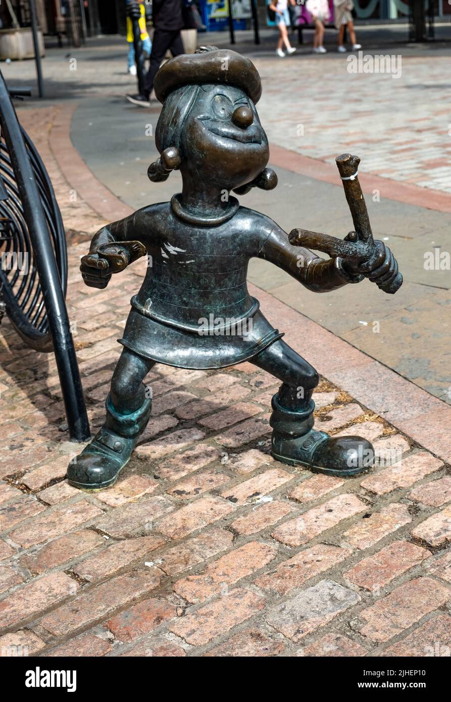 Dundee street art hi-res stock photography and images - Alamy