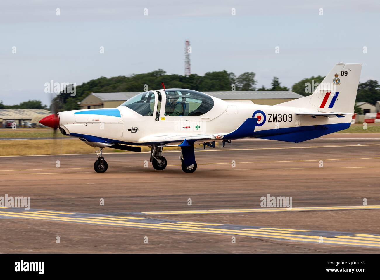 Grob G120TP-A Prefect T1 ‘ZM309’ arriving at RAF Fairford to take part ...