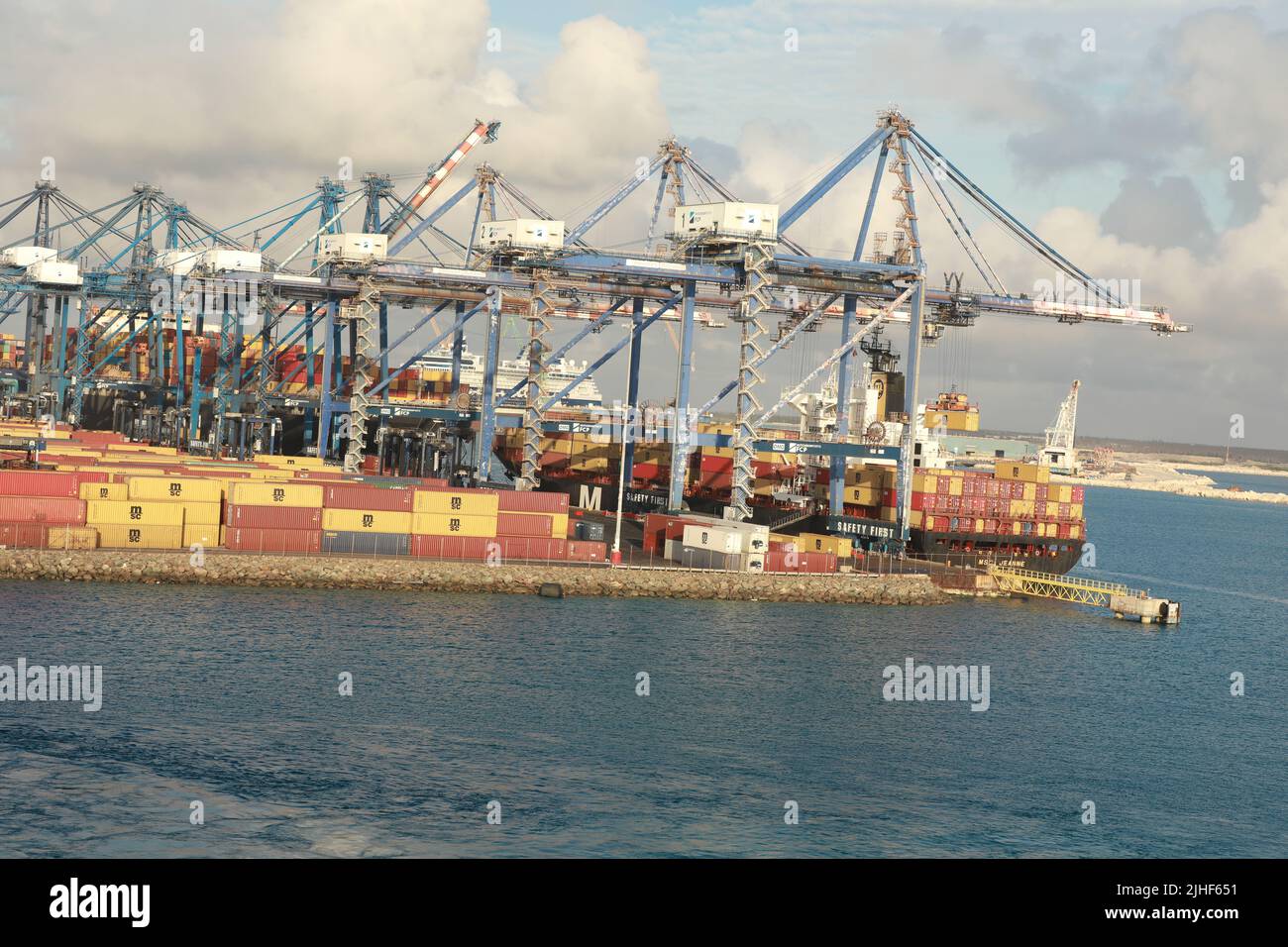 Port of Freeport Bahamas Container shipyard with heavy lifting Cranes ...
