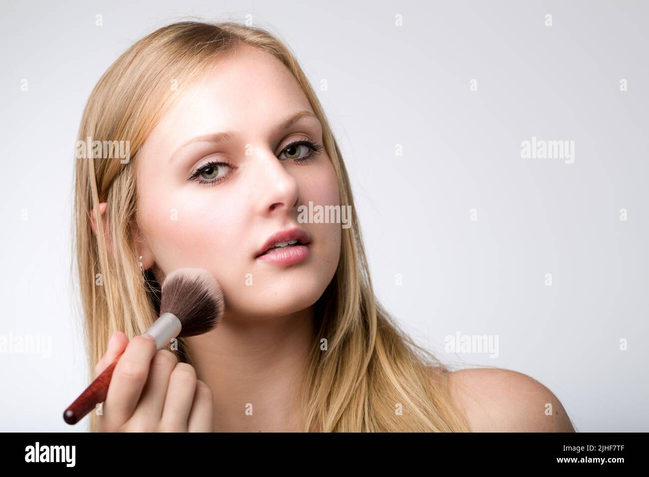 Applying powder hi-res stock photography and images - Alamy