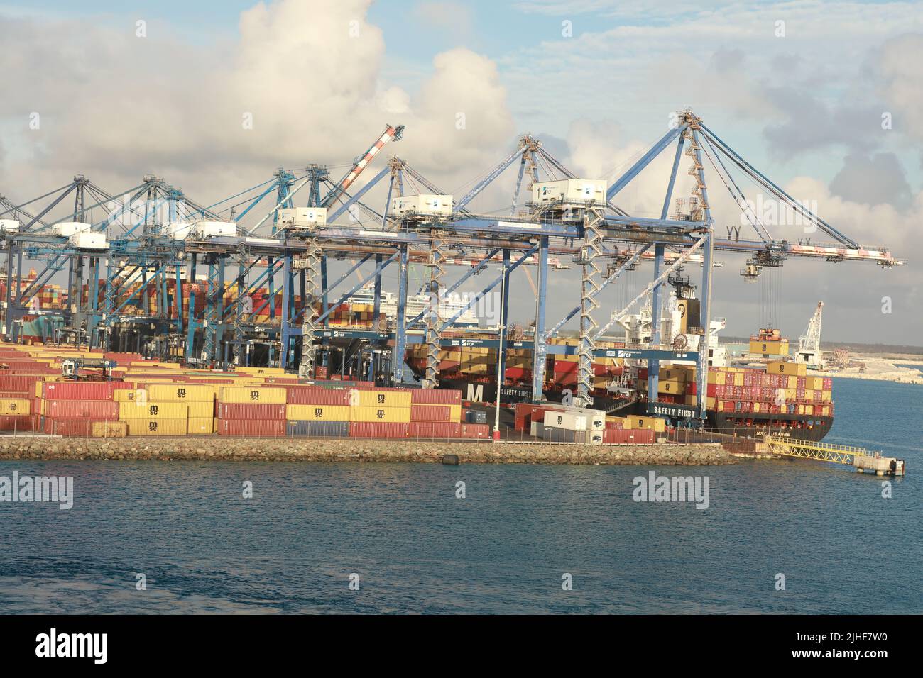 Port of Freeport Bahamas Container shipyard with heavy lifting Cranes ...
