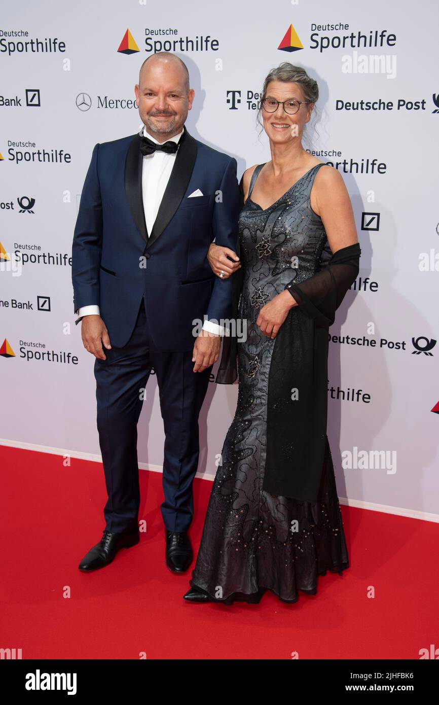 dr Joerg BURZER, Mercedes Benz, Daimler, Managementsmember, with his ...