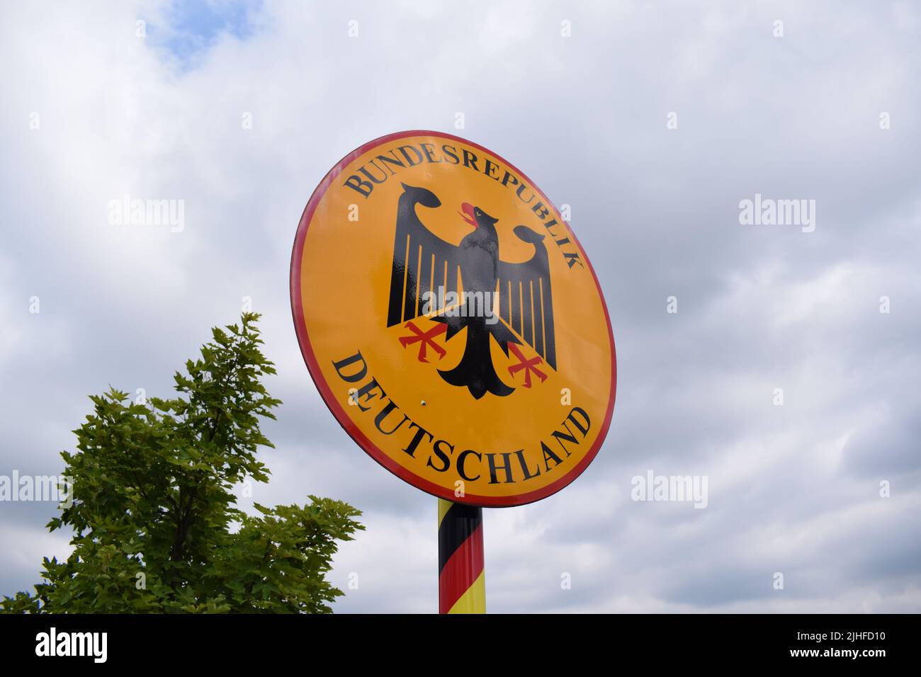 German border sign hi-res stock photography and images - Alamy