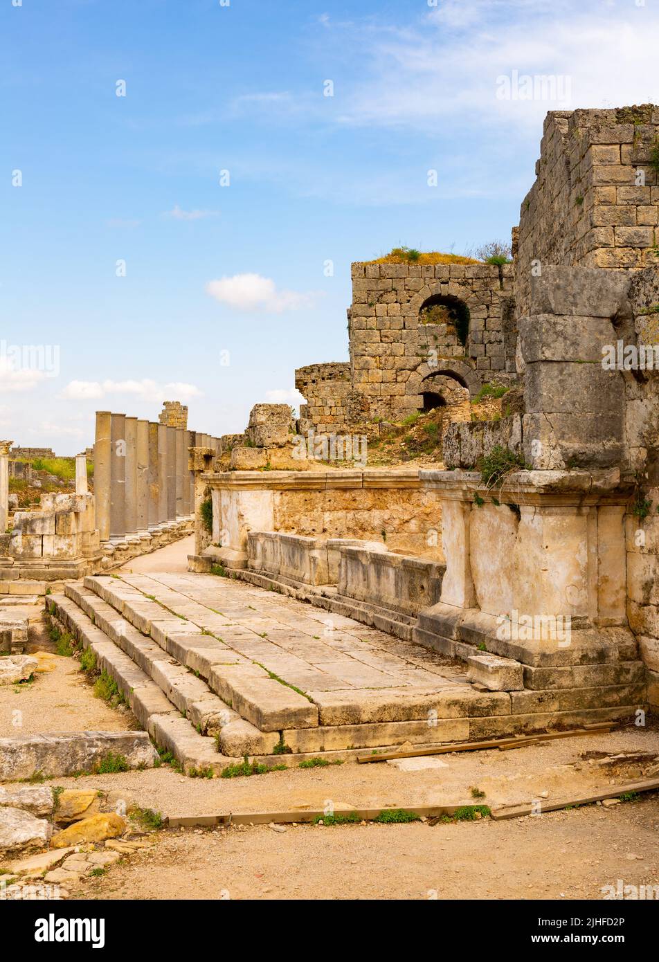 Scenic ruins of nymphaeum in Perge (Perga). Turkey Stock Photo - Alamy