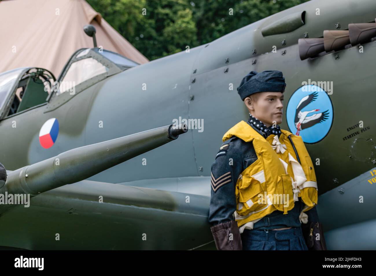 Dummy plane ww2 hi-res stock photography and images - Alamy