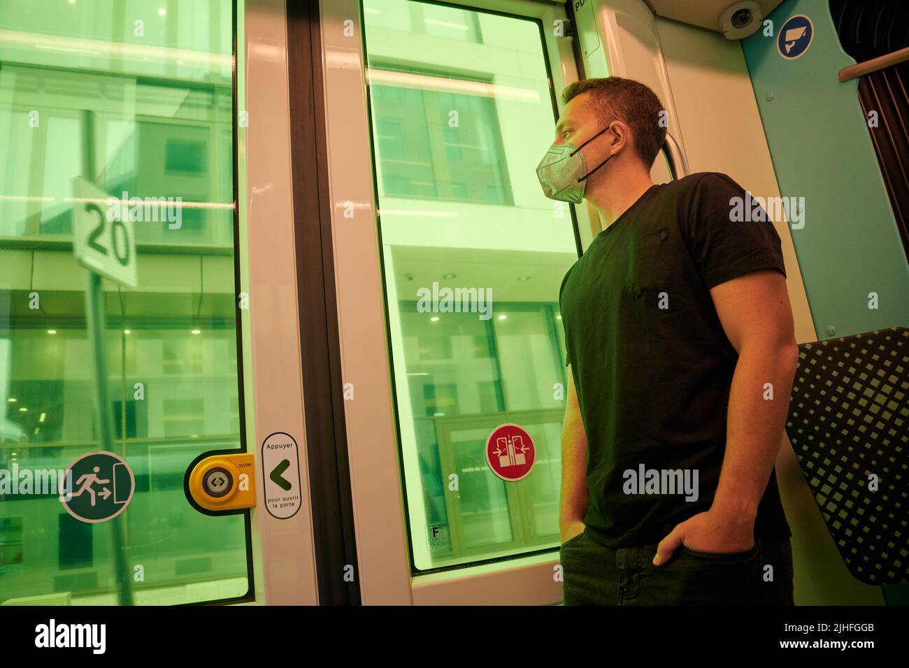 Looking through the train door hi-res stock photography and images - Alamy