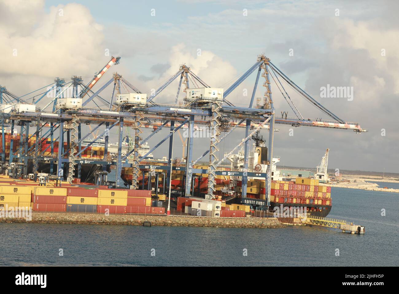 Port of Freeport Bahamas Container shipyard with heavy lifting Cranes ...