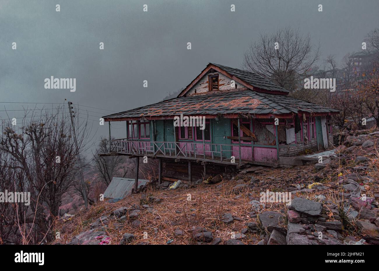 An old wooden house in Tosh Parvati Valley, Himachal Pradesh Stock ...
