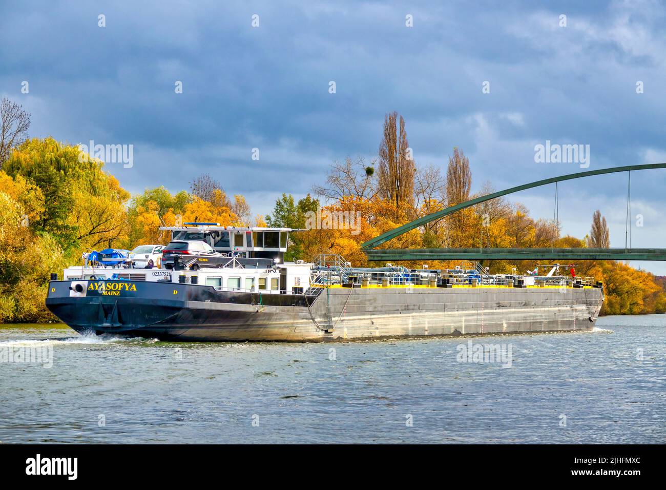 Dry bulk cargo barge hi-res stock photography and images - Alamy