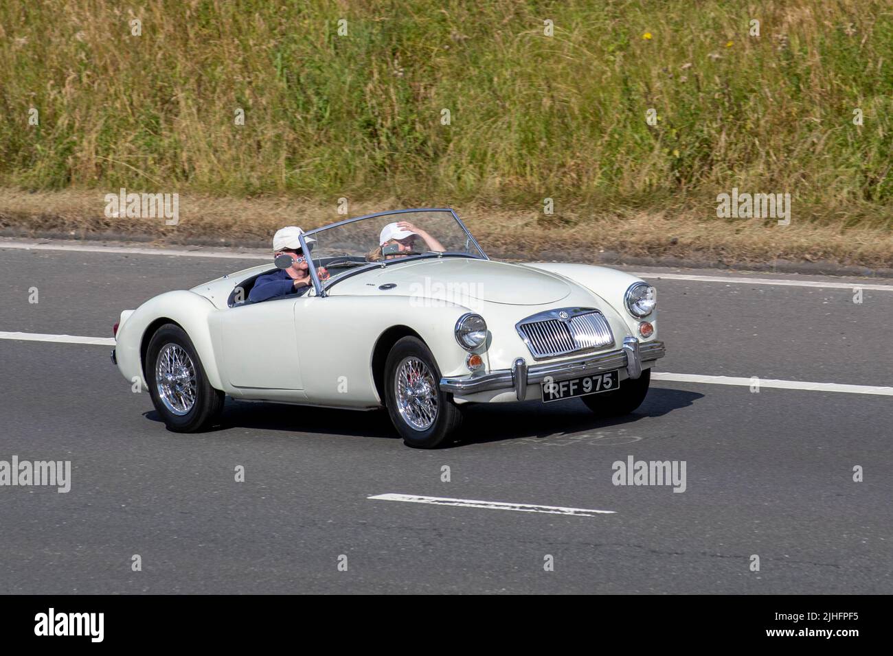 1961, 60s, sixties white MG A MGA 1600cc petrol British Sports Cabrio ...