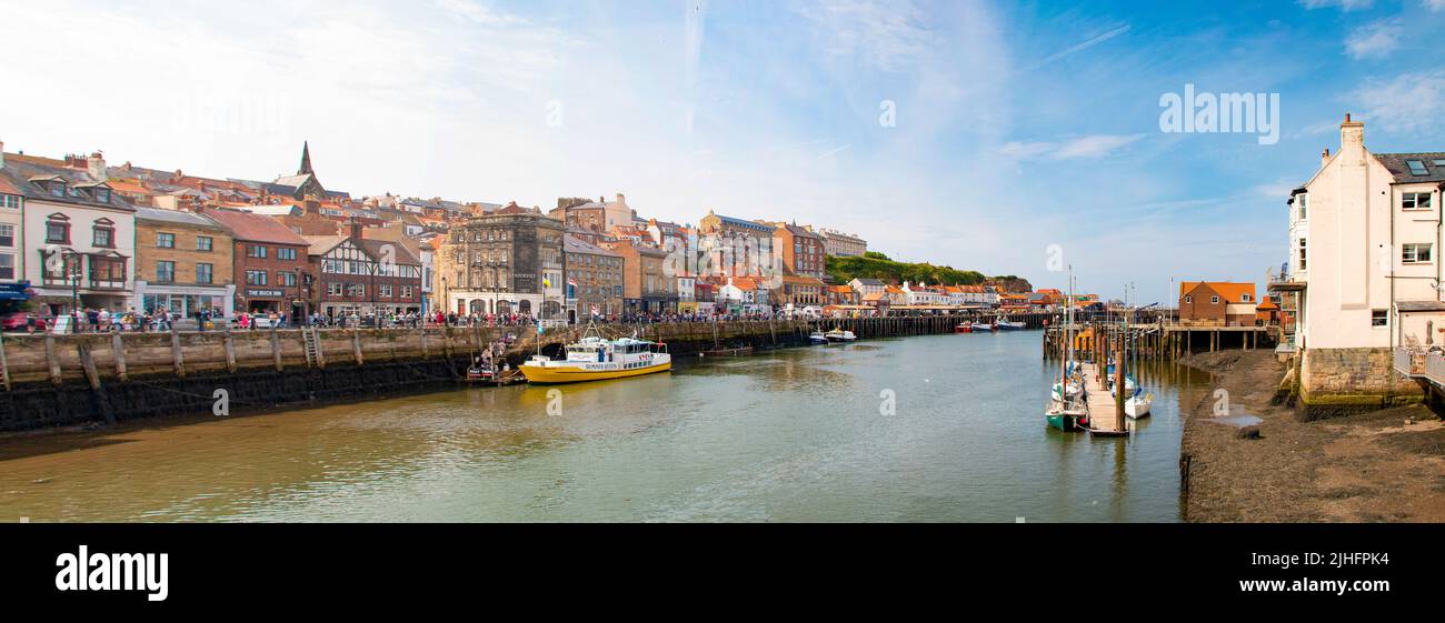 Whitby town harbour panorama hi-res stock photography and images - Alamy
