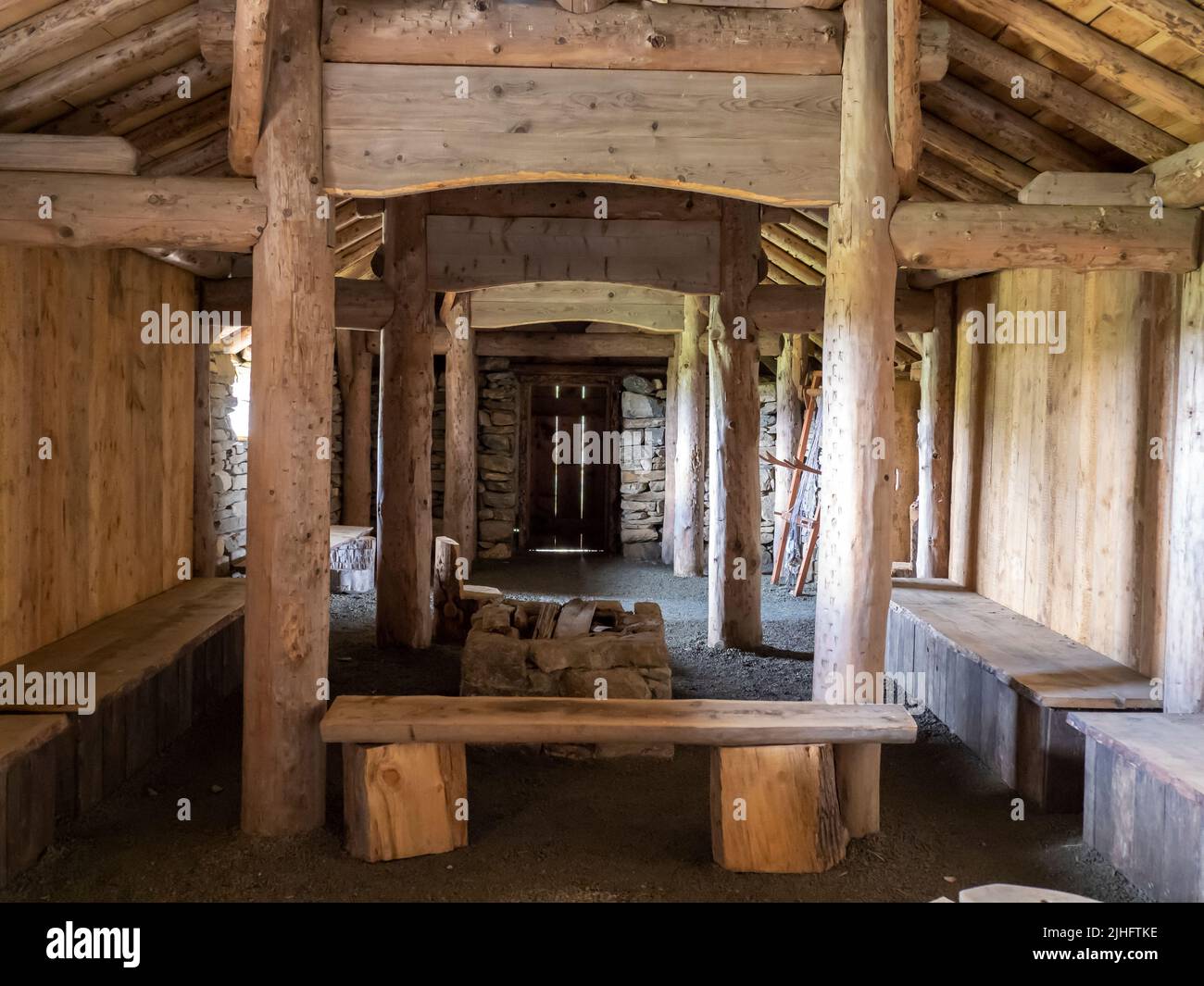 Viking long house inside hi-res stock photography and images - Alamy