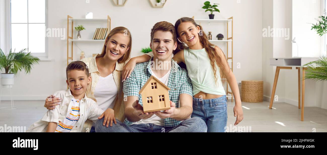 Happy Family Home Banner JENSENLIN We Are Family Banner,Black Family